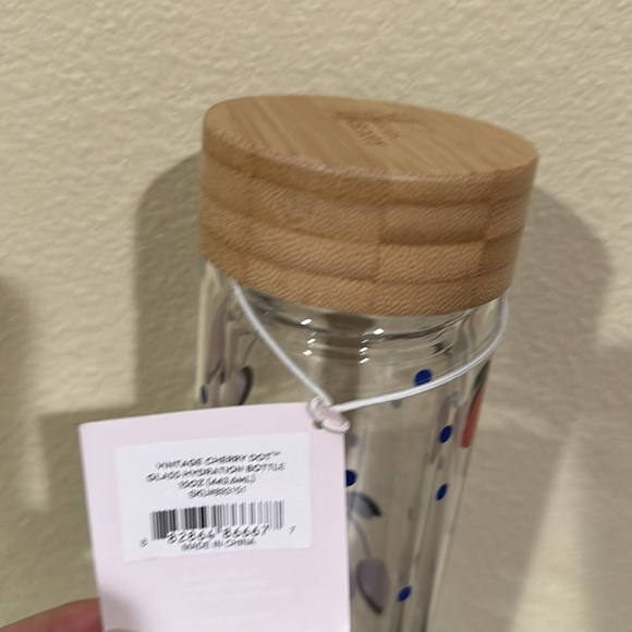 kate spade | Dining | Kate Spade Nwt Vintage Cherry Dot Glass Water ...
